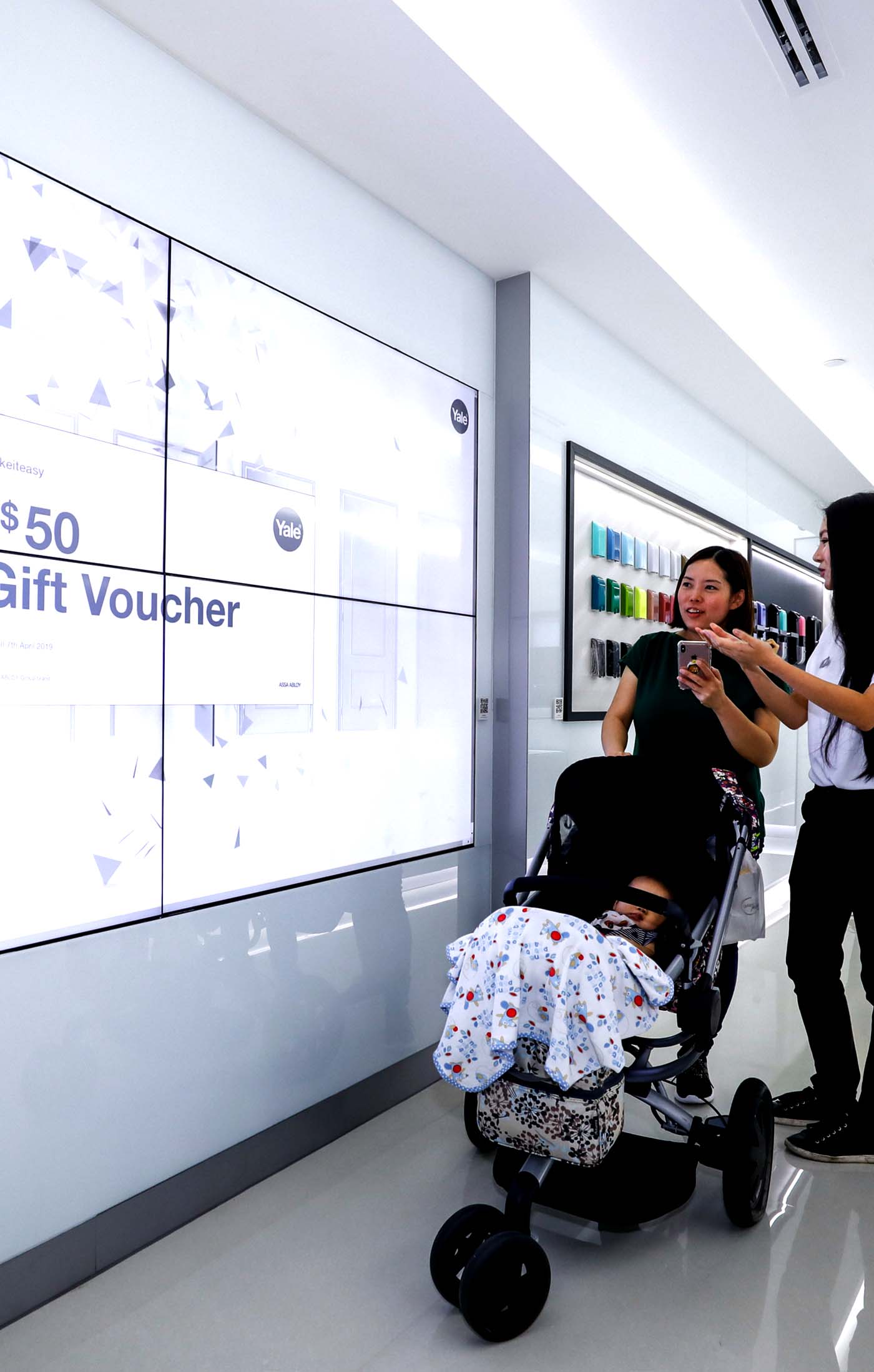 Yale Interactive Spin & Win Wall - Infinity Core